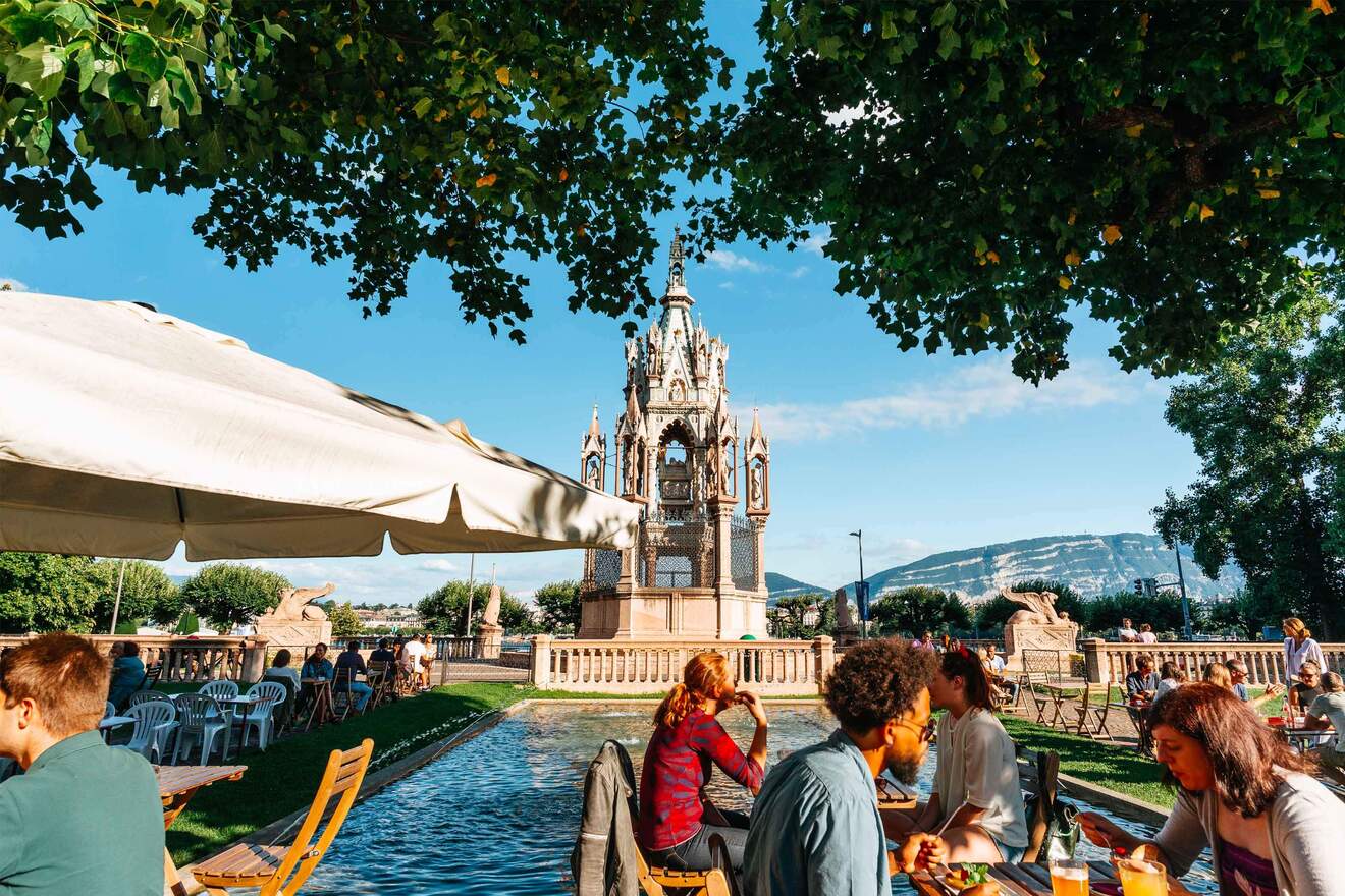 Enjoy a drink on a terrace in Geneva | Geneva Tourism