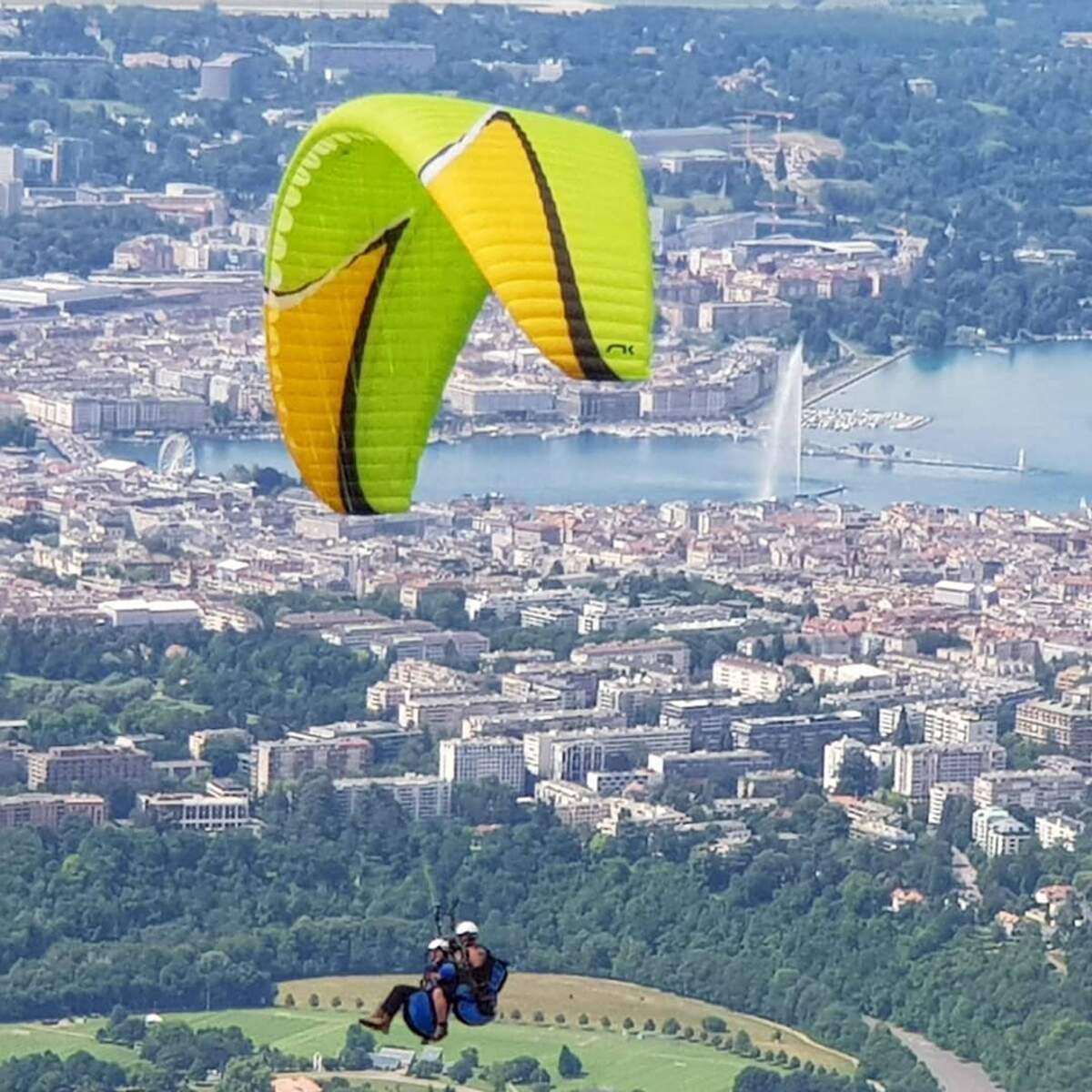 Paragliding flight - Paradelta | Geneva Tourism