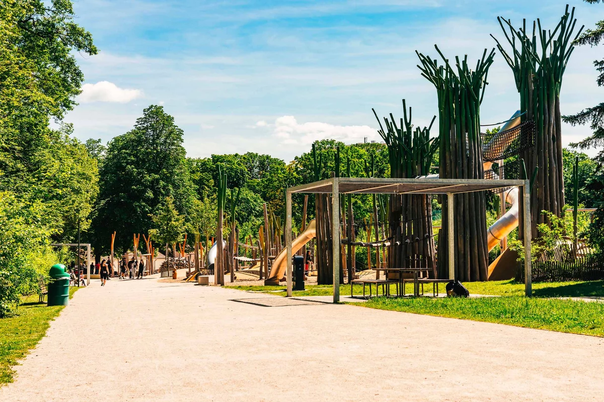 Bois de la Bâtie (Bâtie Woods) | Geneva Tourism