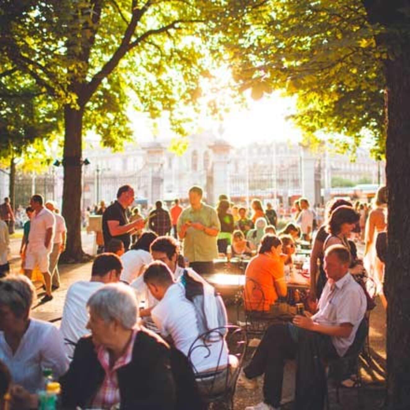 Enjoy a drink on a terrace in Geneva | Geneva Tourism